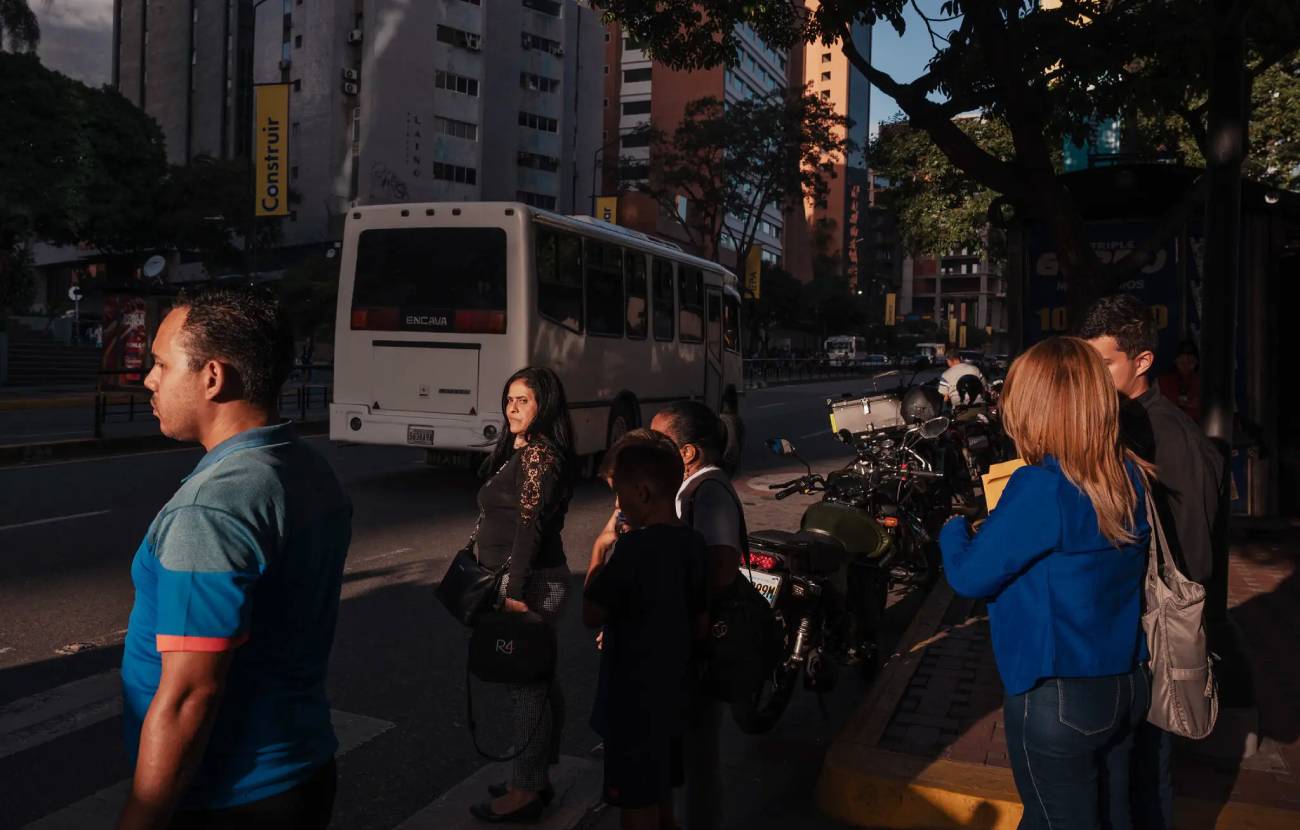 The New York Times: Venezuela dividida entre la calma y la tensión ante ...